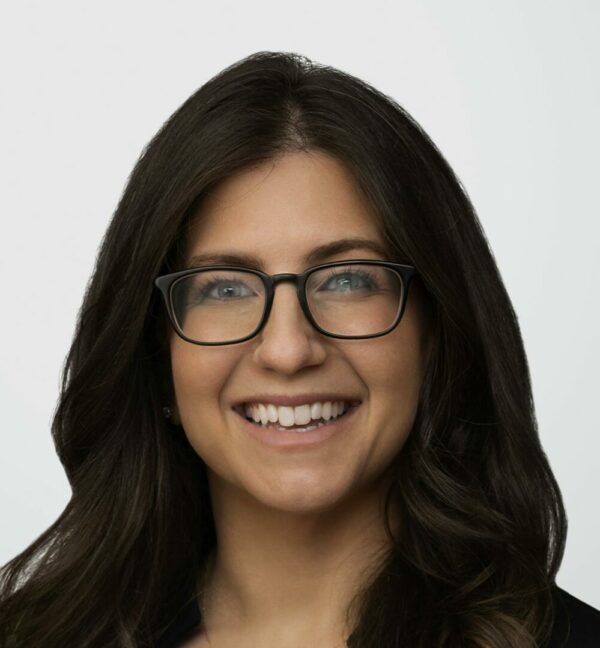 Leaders of Influence: 2022 Thriving in Their 40s – Ariel Robinson - Los ...