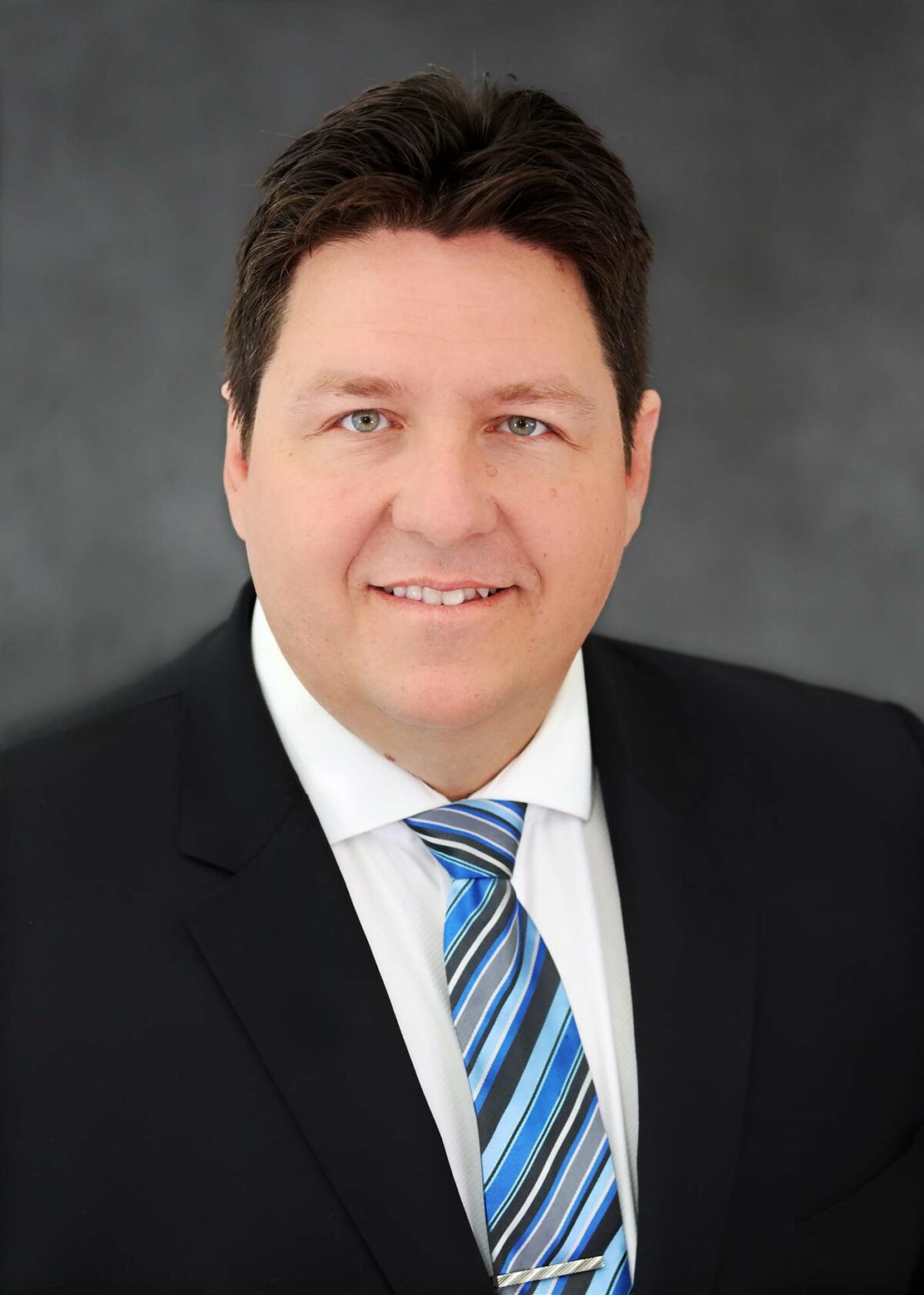 Leaders of Influence: Thriving in Their 40s 2023 – Karl Seitz - Los ...