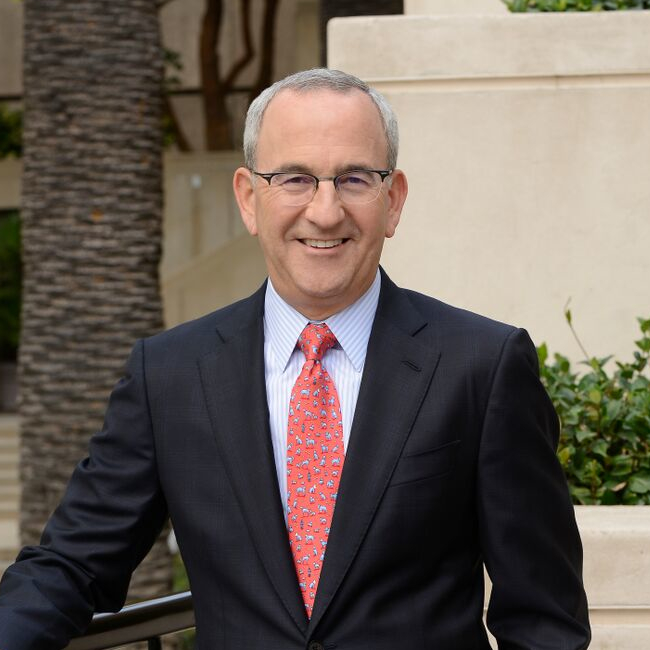 Leaders of Influence: Investment Bankers 2024 - Lloyd Greif