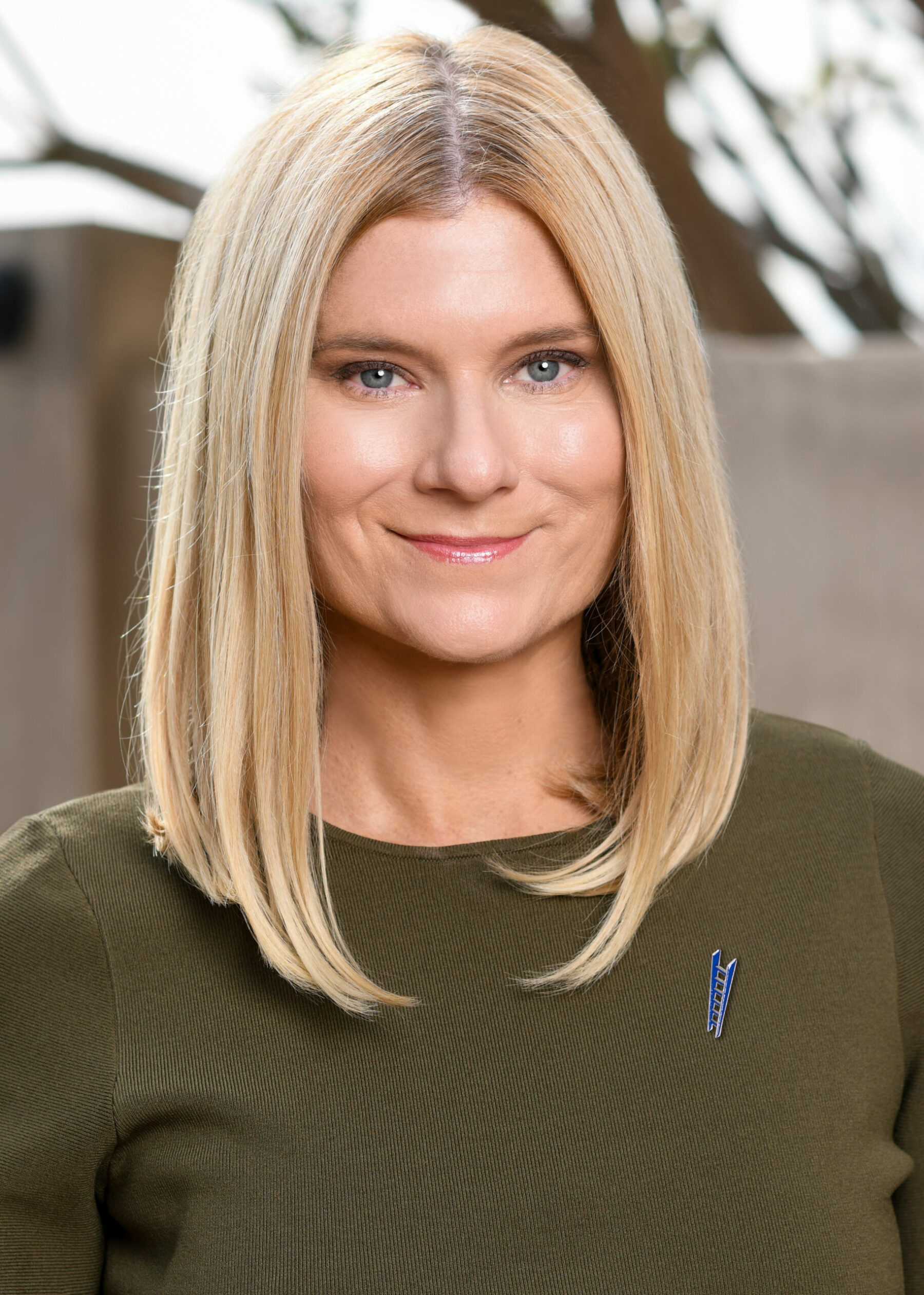 Women of Influence: Finance 2025 - Lindsay Dunn - Los Angeles Business ...